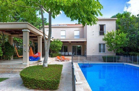 WHY IT’S WORTH LIVING IN SAVYON - Luxury homes in Savyon | Savyon De-botton